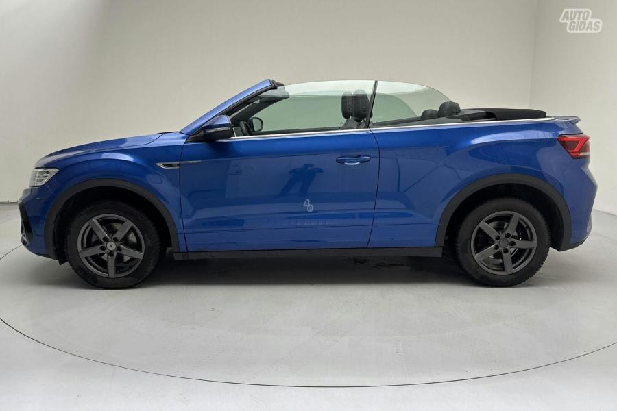 Blue Volkswagen T-Roc 2022 in Kaunas, with an engine capacity of 0.00 L and mileage of 26 thousand km for 24796 €, photo 2 on AUTOMOTO.COM.LV