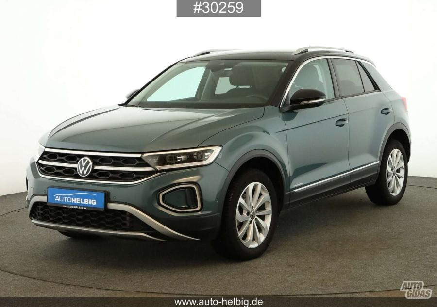 Blue Volkswagen T-Roc 2022 in Kaunas, with an engine capacity of 1.50 L and mileage of 40 thousand km for 25480 €, photo 1 on AUTOMOTO.COM.LV