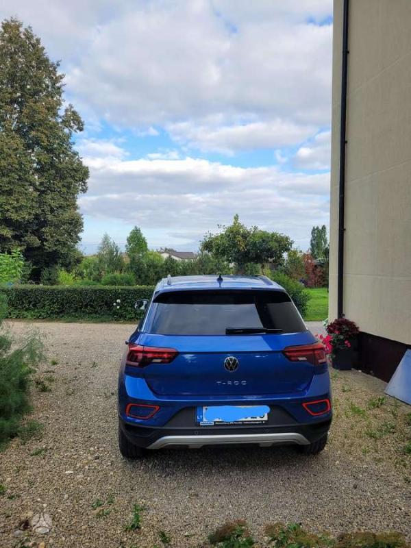 Blue Volkswagen T-Roc 2022 in Pasvalys, with an engine capacity of 1.50 L and mileage of 40 thousand km for 24500 €, photo 5 on AUTOMOTO.COM.LV