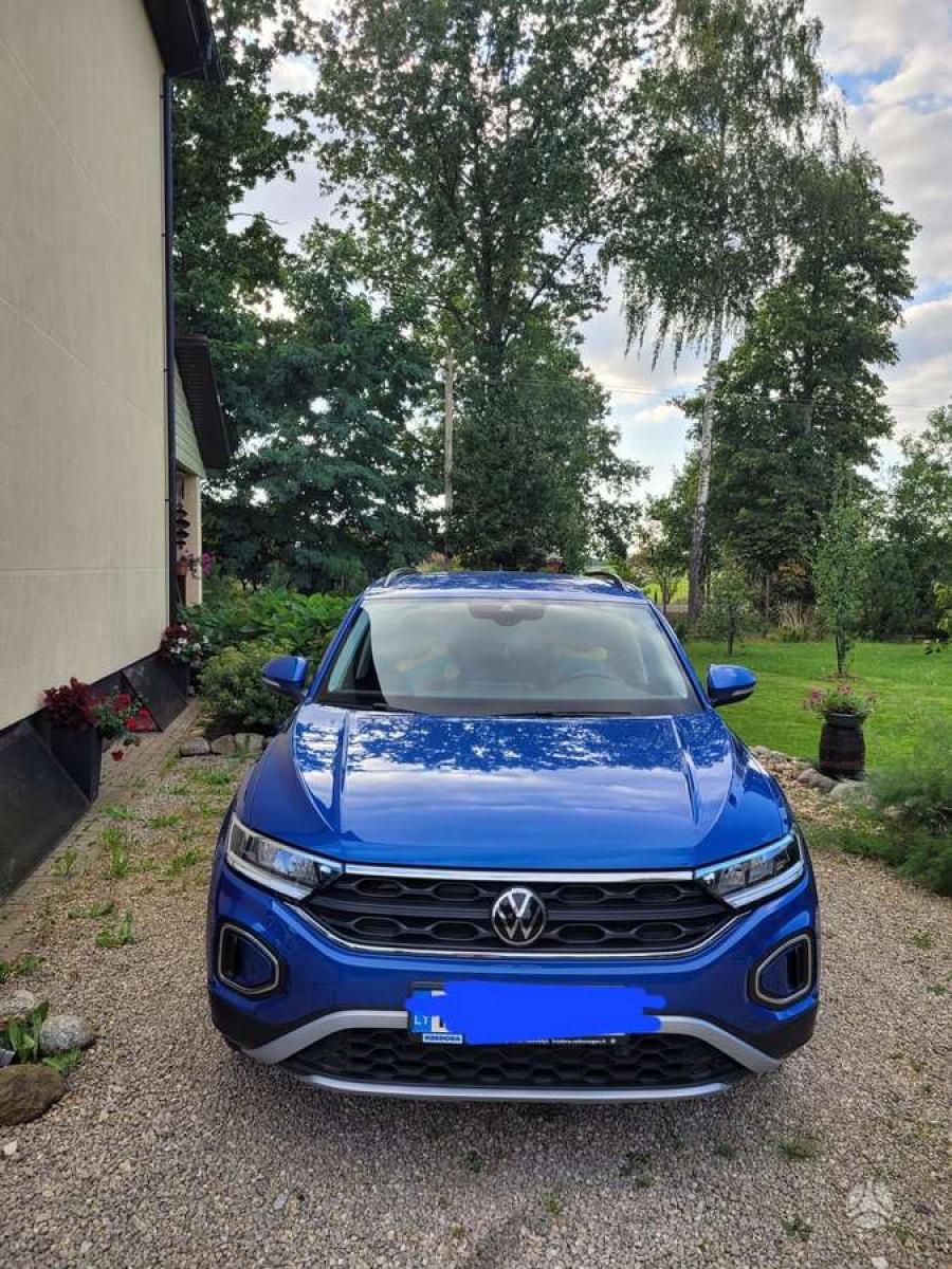 Zils Volkswagen T-Roc 2022 Pasvalys, ar dzinēja tilpumu 1.50 L un nobraukumu 50 tūkst. km par 22900 €, foto 3 vietnē AUTOMOTO.COM.LV