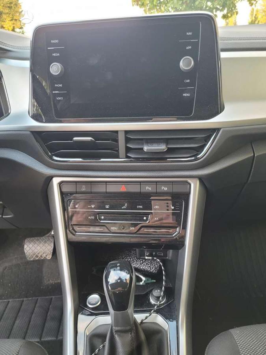 Zils Volkswagen T-Roc 2022 Pasvalys, ar dzinēja tilpumu 1.50 L un nobraukumu 50 tūkst. km par 22900 €, foto 17 vietnē AUTOMOTO.COM.LV