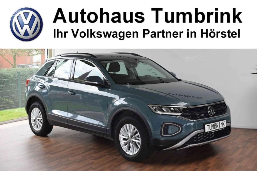 Blue Volkswagen T-Roc 2023 in Kaunas, with an engine capacity of 1.00 L and mileage of 30 thousand km for 25522 €, photo 1 on AUTOMOTO.COM.LV