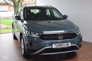 Blue Volkswagen T-Roc 2023 in Kaunas, with an engine capacity of 1.00 L and mileage of 30 thousand km for 25522 €, photo 3 on AUTOMOTO.COM.LV