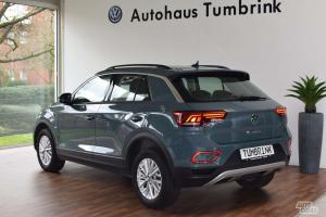 Blue Volkswagen T-Roc 2023 in Kaunas, with an engine capacity of 1.00 L and mileage of 30 thousand km for 25522 €, photo 5 on AUTOMOTO.COM.LV