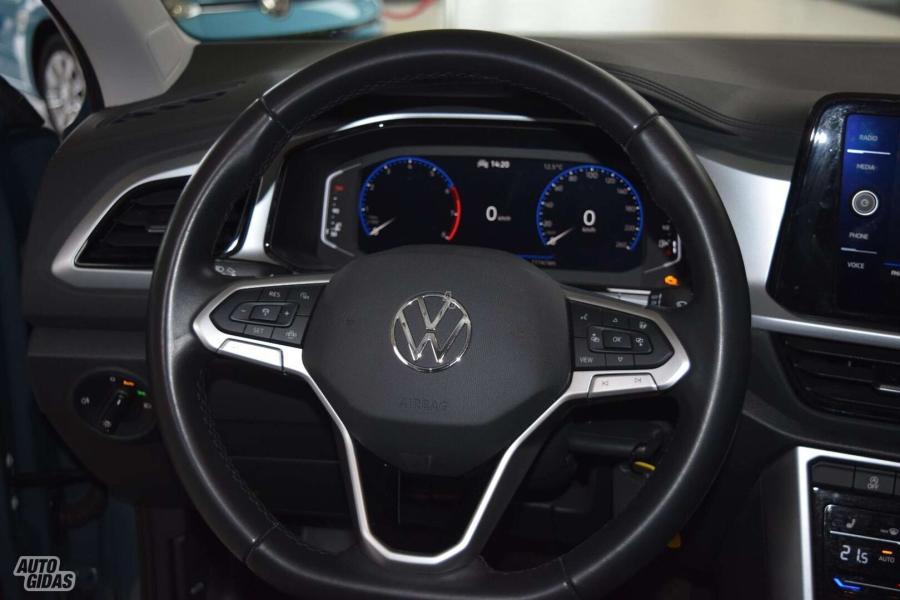 Blue Volkswagen T-Roc 2023 in Kaunas, with an engine capacity of 1.00 L and mileage of 30 thousand km for 25522 €, photo 14 on AUTOMOTO.COM.LV