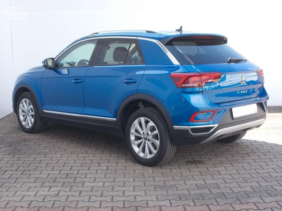 Blue Volkswagen T-Roc 2024 in Kaunas, with an engine capacity of 2.00 L and mileage of 14 thousand km for 33167 €, photo 7 on AUTOMOTO.COM.LV