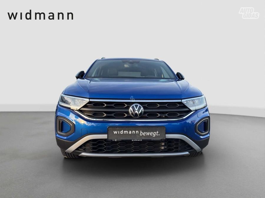 Zils Volkswagen T-Roc 2025 Kauņa, ar dzinēja tilpumu 2.00 L un nobraukumu 18 tūkst. km par 29019 €, foto 4 vietnē AUTOMOTO.COM.LV