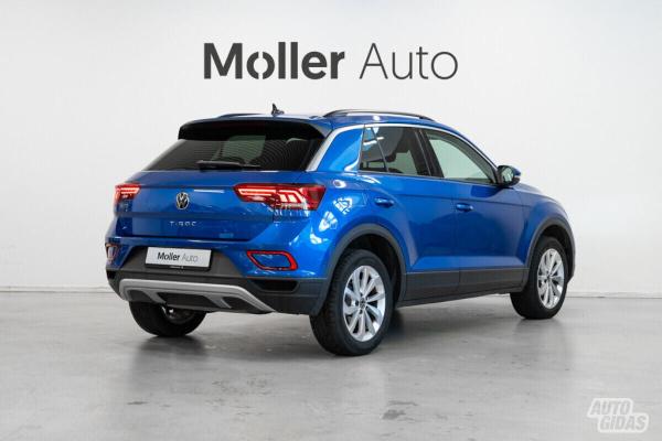 Zils Volkswagen T-Roc 2025 Viļņa, ar dzinēja tilpumu 1.50 L un nobraukumu 20 tūkst. km par 25990 €, foto 3 vietnē AUTOMOTO.COM.LV