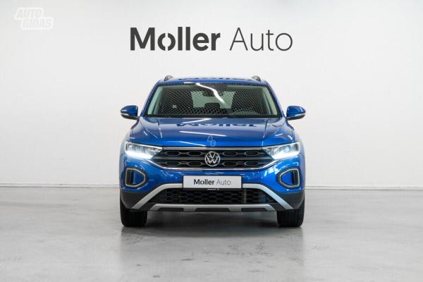 Zils Volkswagen T-Roc 2025 Viļņa, ar dzinēja tilpumu 1.50 L un nobraukumu 20 tūkst. km par 25990 €, foto 5 vietnē AUTOMOTO.COM.LV