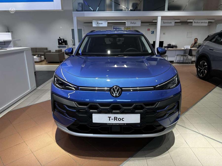 Blue Volkswagen T-Roc 2026 in Panevezys, with an engine capacity of 1.50 L and mileage of 0 thousand km for 32400 €, photo 3 on AUTOMOTO.COM.LV