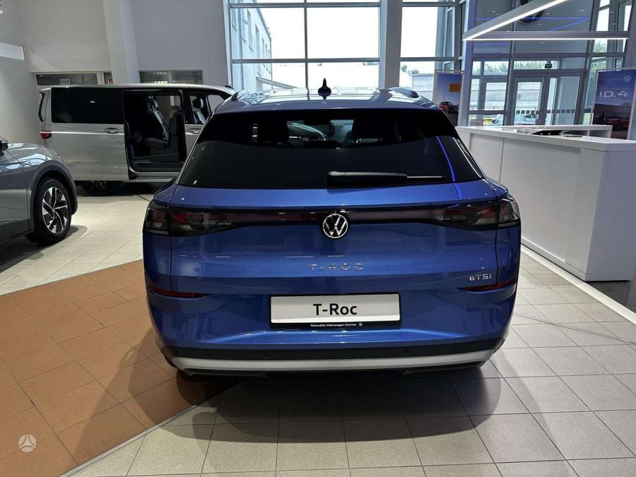 Blue Volkswagen T-Roc 2026 in Panevezys, with an engine capacity of 1.50 L and mileage of 0 thousand km for 32400 €, photo 6 on AUTOMOTO.COM.LV