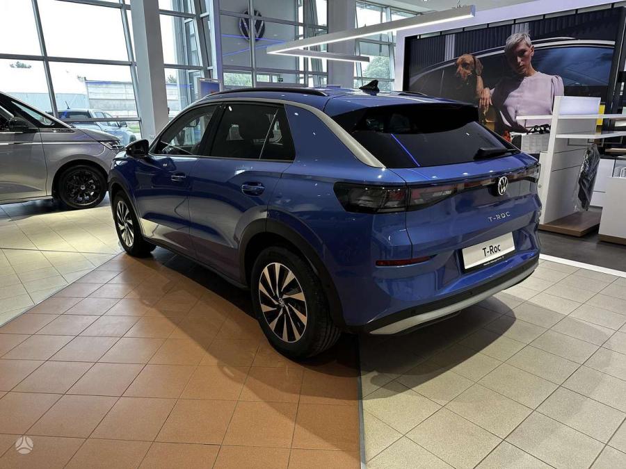 Blue Volkswagen T-Roc 2026 in Panevezys, with an engine capacity of 1.50 L and mileage of 0 thousand km for 32400 €, photo 7 on AUTOMOTO.COM.LV