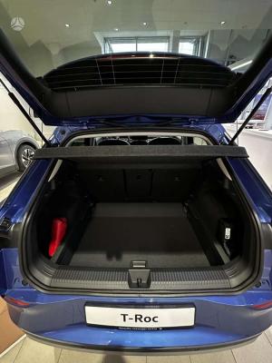 Blue Volkswagen T-Roc 2026 in Panevezys, with an engine capacity of 1.50 L and mileage of 0 thousand km for 32400 €, photo 8 on AUTOMOTO.COM.LV