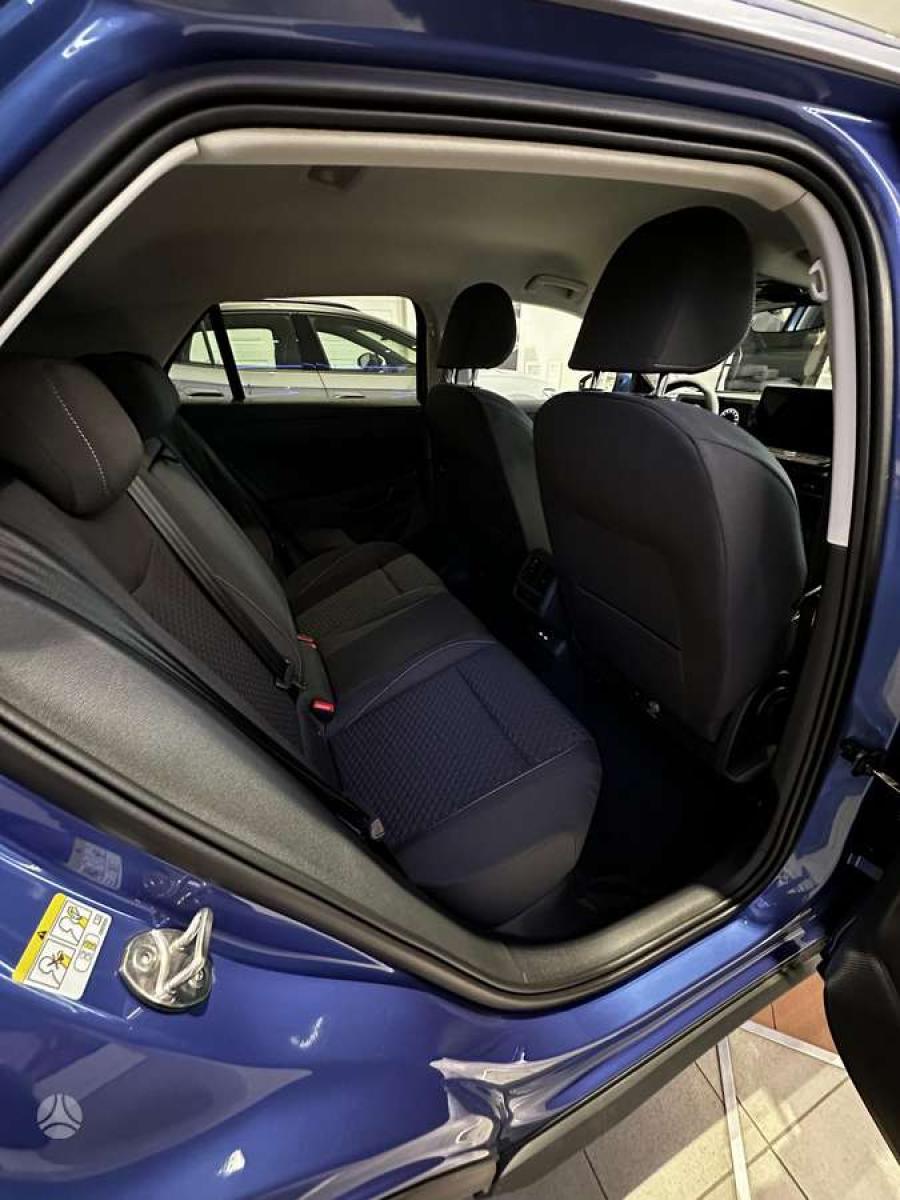 Blue Volkswagen T-Roc 2026 in Panevezys, with an engine capacity of 1.50 L and mileage of 0 thousand km for 32400 €, photo 11 on AUTOMOTO.COM.LV