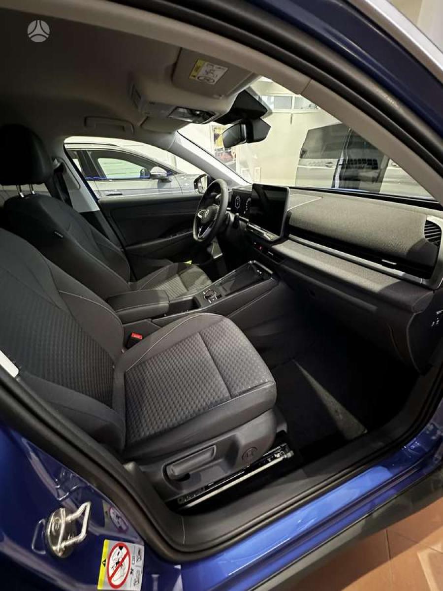 Blue Volkswagen T-Roc 2026 in Panevezys, with an engine capacity of 1.50 L and mileage of 0 thousand km for 32400 €, photo 12 on AUTOMOTO.COM.LV