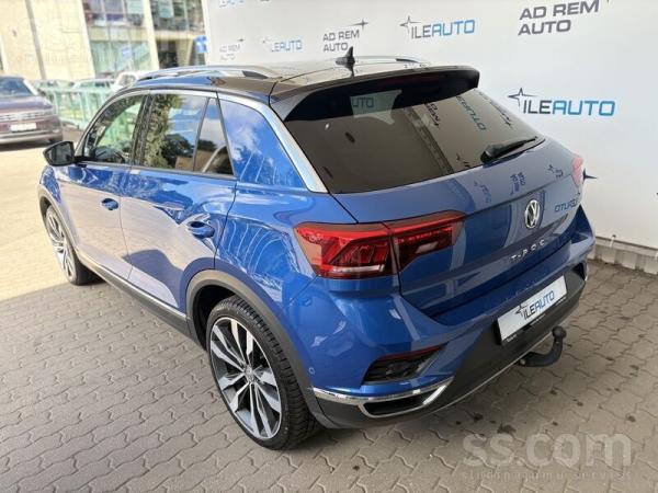 Blue Volkswagen T-Roc 2020 in Riga, with an engine capacity of 2.00 L and mileage of 131 thousand km for 20000 €, photo 3 on AUTOMOTO.COM.LV