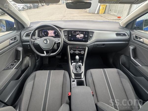 Blue Volkswagen T-Roc 2021 in Jelgava, with an engine capacity of 2.00 L and mileage of 0 thousand km for 18700 €, photo 7 on AUTOMOTO.COM.LV