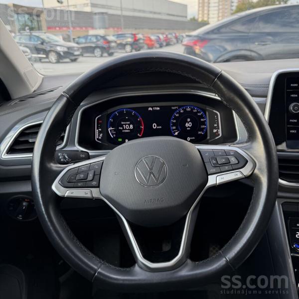 Blue Volkswagen T-Roc 2022 in Riga, with an engine capacity of 1.50 L and mileage of 79 thousand km for 22490 €, photo 9 on AUTOMOTO.COM.LV