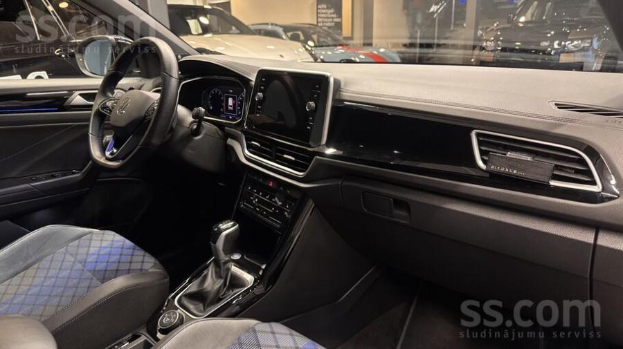 Zils Volkswagen T-Roc 2023 Rīga, ar dzinēja tilpumu 2.00 L un nobraukumu 43 tūkst. km par 29990 €, foto 12 vietnē AUTOMOTO.COM.LV