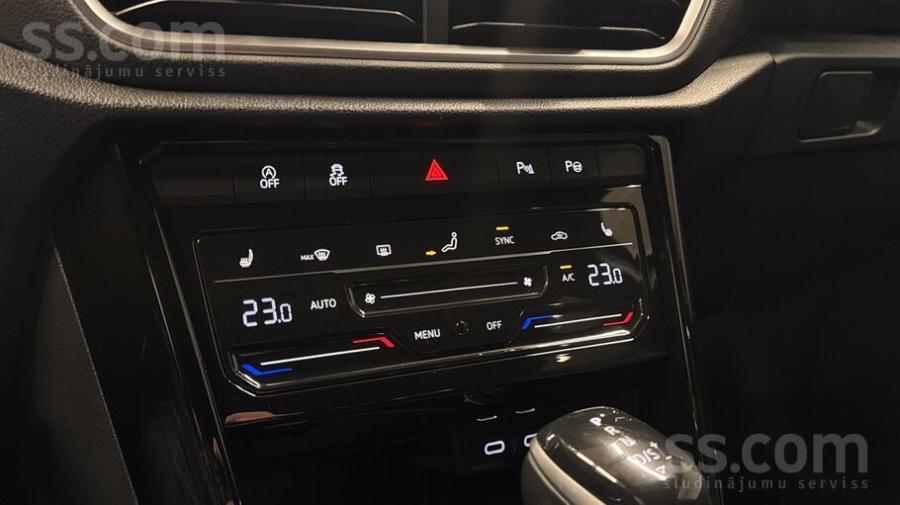 Zils Volkswagen T-Roc 2023 Rīga, ar dzinēja tilpumu 2.00 L un nobraukumu 43 tūkst. km par 29990 €, foto 17 vietnē AUTOMOTO.COM.LV