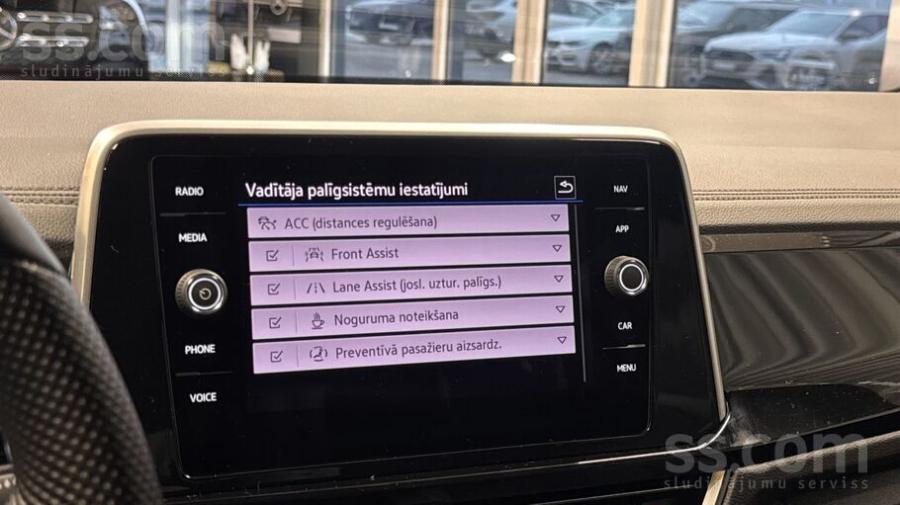 Zils Volkswagen T-Roc 2023 Rīga, ar dzinēja tilpumu 2.00 L un nobraukumu 43 tūkst. km par 29990 €, foto 20 vietnē AUTOMOTO.COM.LV