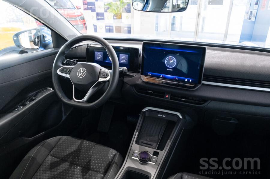 Zils Volkswagen T-Roc 2026 Rīga, ar dzinēja tilpumu 1.50 L un nobraukumu 10 tūkst. km par 36637 €, foto 7 vietnē AUTOMOTO.COM.LV