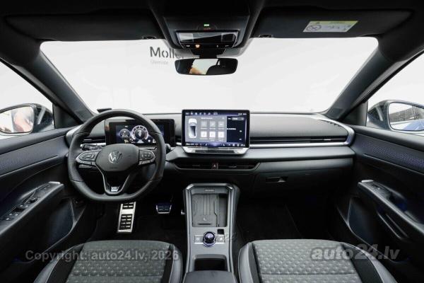 Blue Volkswagen T-Roc 2026 in Tallinn, with an engine capacity of 1.50 L and mileage of 3 thousand km for 36900 €, photo 10 on AUTOMOTO.COM.LV