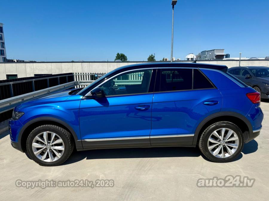 Zils Volkswagen T-Roc 2018 Tallina, ar dzinēja tilpumu 2.00 L un nobraukumu 112 tūkst. km par 17990 €, foto 7 vietnē AUTOMOTO.COM.LV