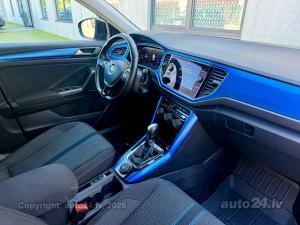 Zils Volkswagen T-Roc 2018 Tallina, ar dzinēja tilpumu 2.00 L un nobraukumu 112 tūkst. km par 17990 €, foto 11 vietnē AUTOMOTO.COM.LV