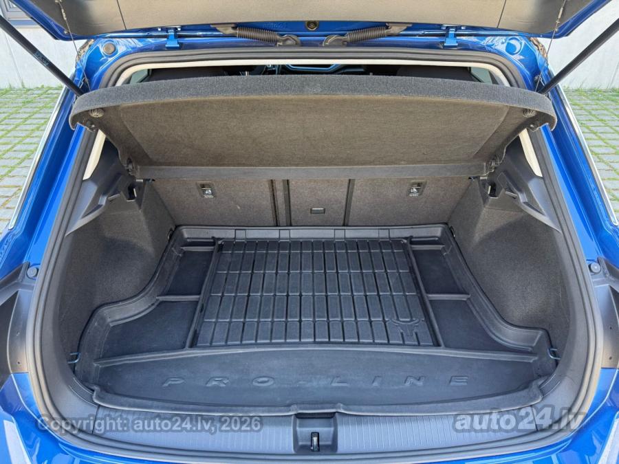 Zils Volkswagen T-Roc 2018 Tallina, ar dzinēja tilpumu 2.00 L un nobraukumu 112 tūkst. km par 17990 €, foto 13 vietnē AUTOMOTO.COM.LV