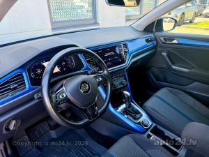 Zils Volkswagen T-Roc 2018 Tallina, ar dzinēja tilpumu 2.00 L un nobraukumu 112 tūkst. km par 17990 €, foto 14 vietnē AUTOMOTO.COM.LV