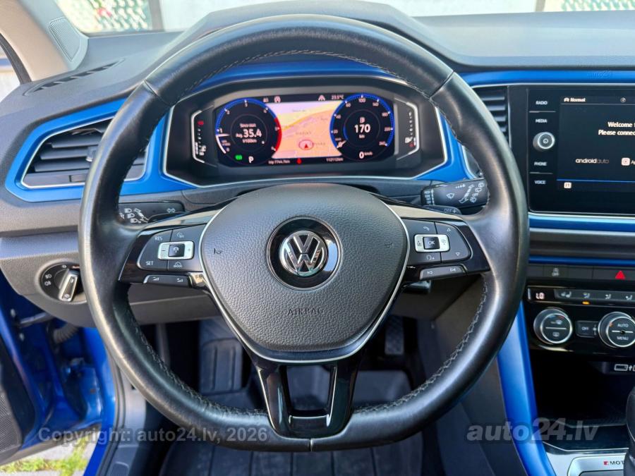 Zils Volkswagen T-Roc 2018 Tallina, ar dzinēja tilpumu 2.00 L un nobraukumu 112 tūkst. km par 17990 €, foto 16 vietnē AUTOMOTO.COM.LV