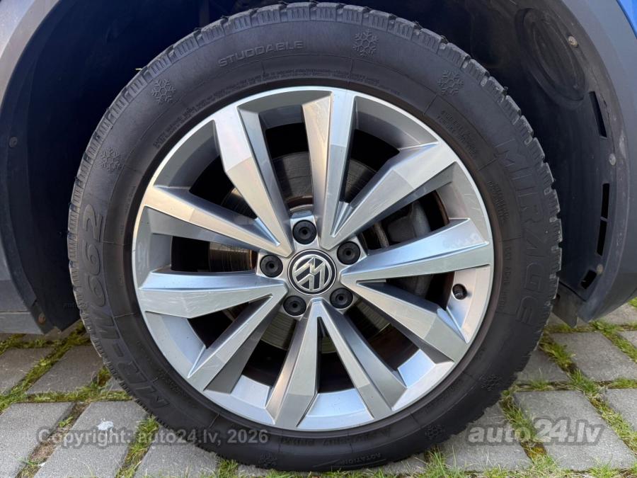 Zils Volkswagen T-Roc 2018 Tallina, ar dzinēja tilpumu 2.00 L un nobraukumu 112 tūkst. km par 17990 €, foto 22 vietnē AUTOMOTO.COM.LV