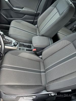 Zils Volkswagen T-Roc 2020 Rakvere, ar dzinēja tilpumu 2.00 L un nobraukumu 151 tūkst. km par 18300 €, foto 6 vietnē AUTOMOTO.COM.LV