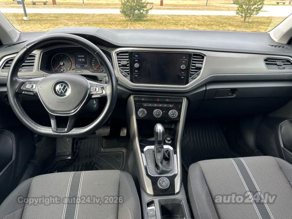 Zils Volkswagen T-Roc 2020 Rakvere, ar dzinēja tilpumu 2.00 L un nobraukumu 151 tūkst. km par 18300 €, foto 7 vietnē AUTOMOTO.COM.LV
