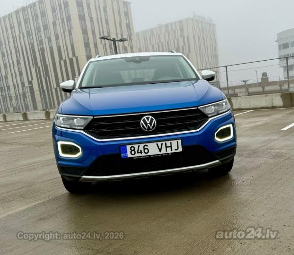 Blue Volkswagen T-Roc 2021 in Tallinn, with an engine capacity of 1.50 L and mileage of 78 thousand km for 20900 €, photo 3 on AUTOMOTO.COM.LV
