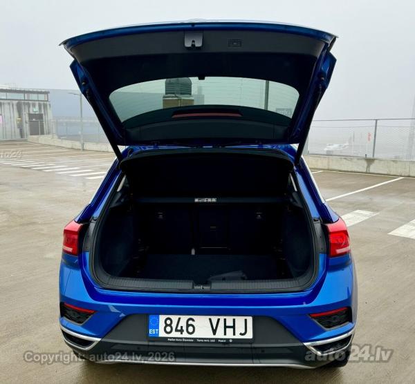 Blue Volkswagen T-Roc 2021 in Tallinn, with an engine capacity of 1.50 L and mileage of 78 thousand km for 20900 €, photo 6 on AUTOMOTO.COM.LV