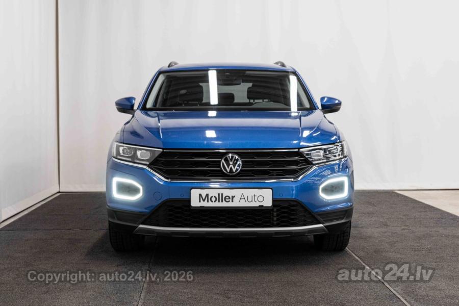 Zils Volkswagen T-Roc 2021 Tallina, ar dzinēja tilpumu 1.50 L un nobraukumu 76 tūkst. km par 21300 €, foto 3 vietnē AUTOMOTO.COM.LV
