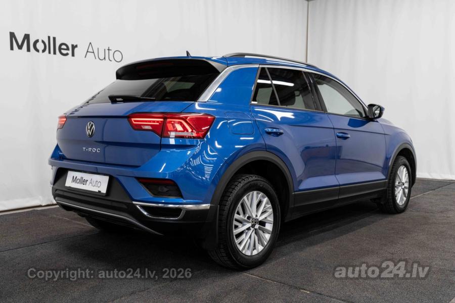 Zils Volkswagen T-Roc 2021 Tallina, ar dzinēja tilpumu 1.50 L un nobraukumu 76 tūkst. km par 21300 €, foto 5 vietnē AUTOMOTO.COM.LV