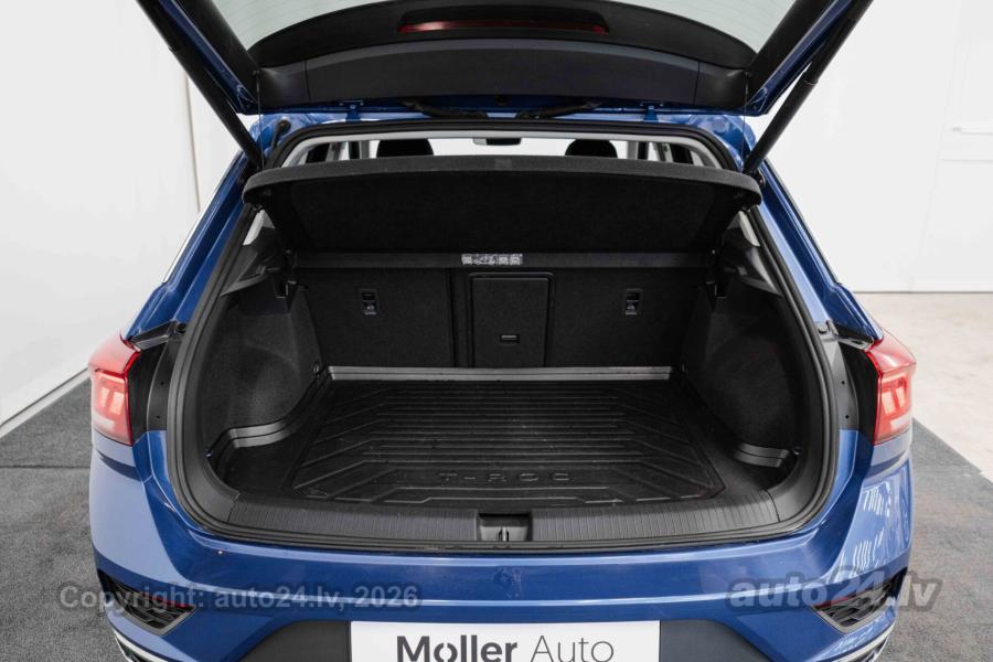 Zils Volkswagen T-Roc 2021 Tallina, ar dzinēja tilpumu 1.50 L un nobraukumu 76 tūkst. km par 21300 €, foto 16 vietnē AUTOMOTO.COM.LV