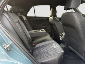 Zils Volkswagen T-Roc 2023 Pērnava, ar dzinēja tilpumu 1.50 L un nobraukumu 27 tūkst. km par 27900 €, foto 8 vietnē AUTOMOTO.COM.LV