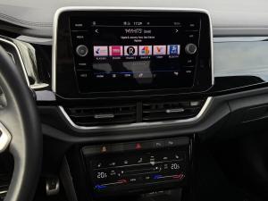 Zils Volkswagen T-Roc 2023 Pērnava, ar dzinēja tilpumu 1.50 L un nobraukumu 27 tūkst. km par 27900 €, foto 9 vietnē AUTOMOTO.COM.LV