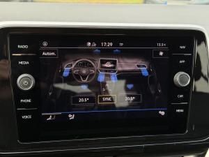 Zils Volkswagen T-Roc 2023 Pērnava, ar dzinēja tilpumu 1.50 L un nobraukumu 27 tūkst. km par 27900 €, foto 10 vietnē AUTOMOTO.COM.LV