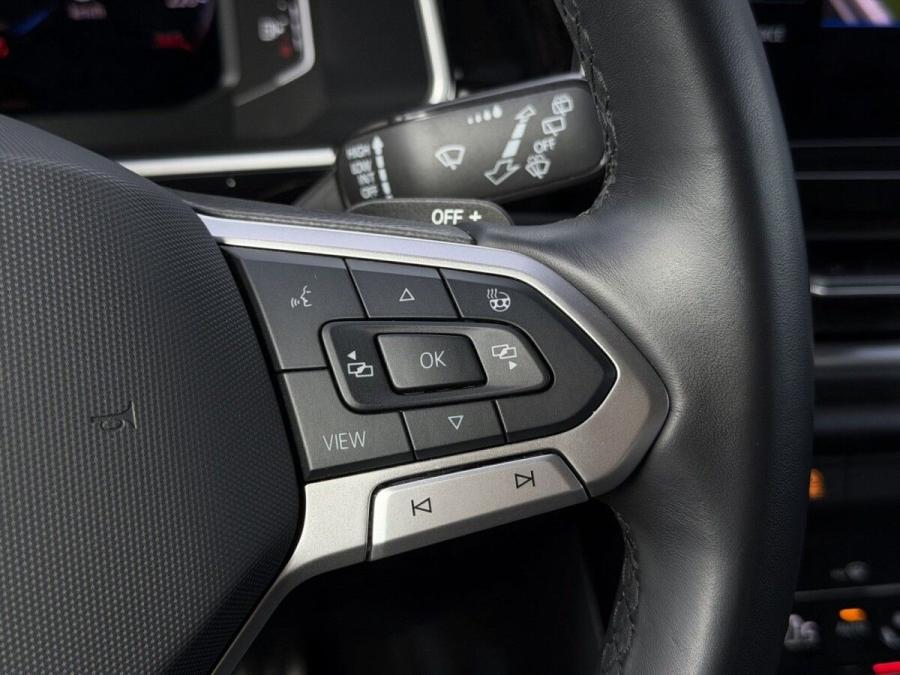 Zils Volkswagen T-Roc 2023 Pērnava, ar dzinēja tilpumu 1.50 L un nobraukumu 27 tūkst. km par 27900 €, foto 18 vietnē AUTOMOTO.COM.LV