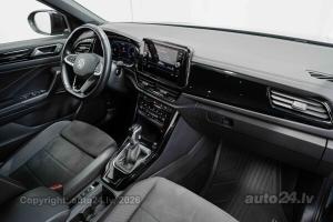 Blue Volkswagen T-Roc 2023 in Tallinn, with an engine capacity of 1.50 L and mileage of 40 thousand km for 26900 €, photo 8 on AUTOMOTO.COM.LV