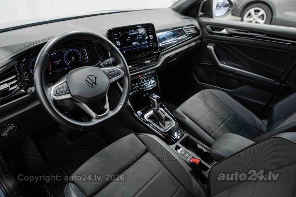 Zils Volkswagen T-Roc 2023 Tallina, ar dzinēja tilpumu 1.50 L un nobraukumu 40 tūkst. km par 26900 €, foto 8 vietnē AUTOMOTO.COM.LV