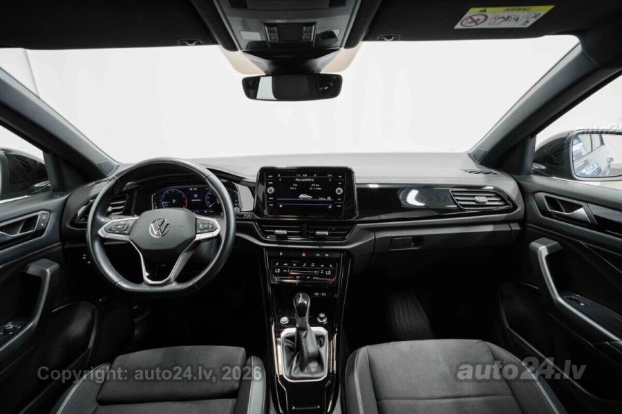Blue Volkswagen T-Roc 2023 in Tallinn, with an engine capacity of 1.50 L and mileage of 40 thousand km for 26900 €, photo 10 on AUTOMOTO.COM.LV