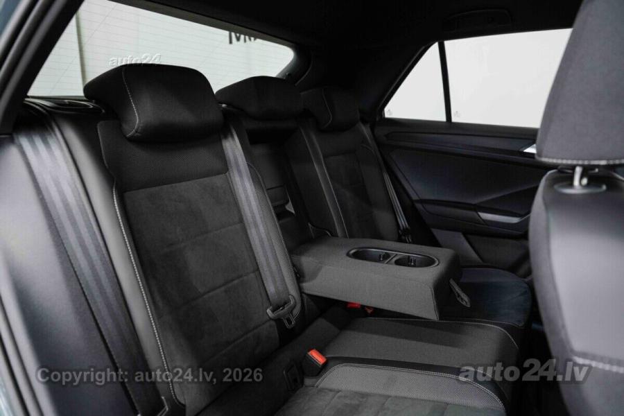 Blue Volkswagen T-Roc 2023 in Tallinn, with an engine capacity of 1.50 L and mileage of 40 thousand km for 26900 €, photo 13 on AUTOMOTO.COM.LV