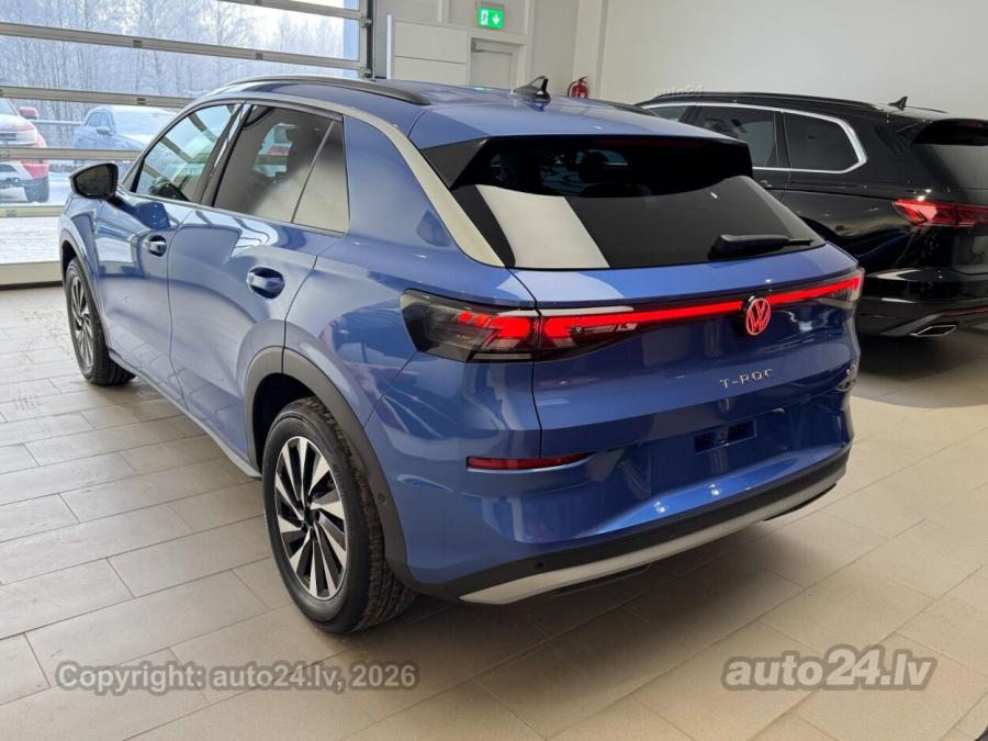 Zils Volkswagen T-Roc 2026 Viljandi, ar dzinēja tilpumu 1.50 L un nobraukumu 1 tūkst. km par 36211 €, foto 4 vietnē AUTOMOTO.COM.LV