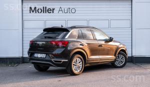 Brūns Volkswagen T-Roc 2018 Rīga, ar dzinēja tilpumu 1.50 L un nobraukumu 95 tūkst. km par 16500 €, foto 3 vietnē AUTOMOTO.COM.LV